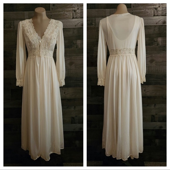 American Vintage | Intimates & Sleepwear | Vintage Cream Peignoir Set ...